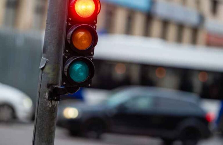 Combien de points perdus pour un feu rouge grillé : sanctions et ...